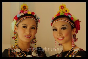Sumazau Folk Dance of Sabah, Borneo | The Art Blog by WOVENSOULS.COM