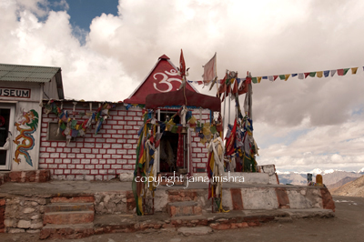 Street Shrines of India | The Art Blog by WOVENSOULS.COM